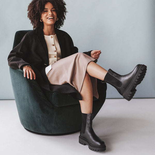 The Alpine Chelsea Boot Black Pebble – Poppy Barley