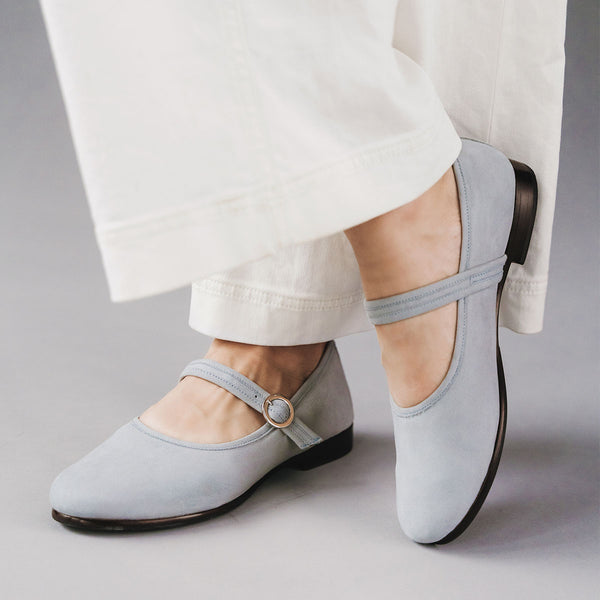 The Modern-Day Mary Jane Bluebell – Poppy Barley